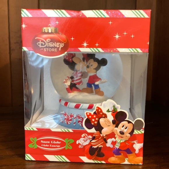 Disney | Holiday | Disney Store Mickey And Minnie Snow Globe 20 | Poshmark